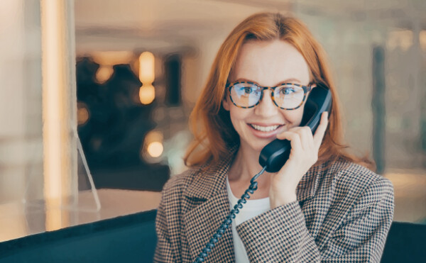 How to Answer a Phone Call Professionally (Plus Samples) — Vital ...